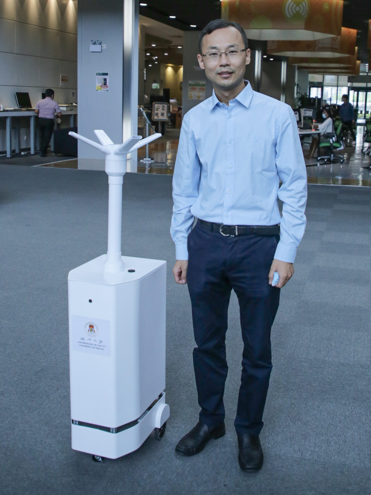 UM developed intelligent disinfection robot helps fight the epidemic ...